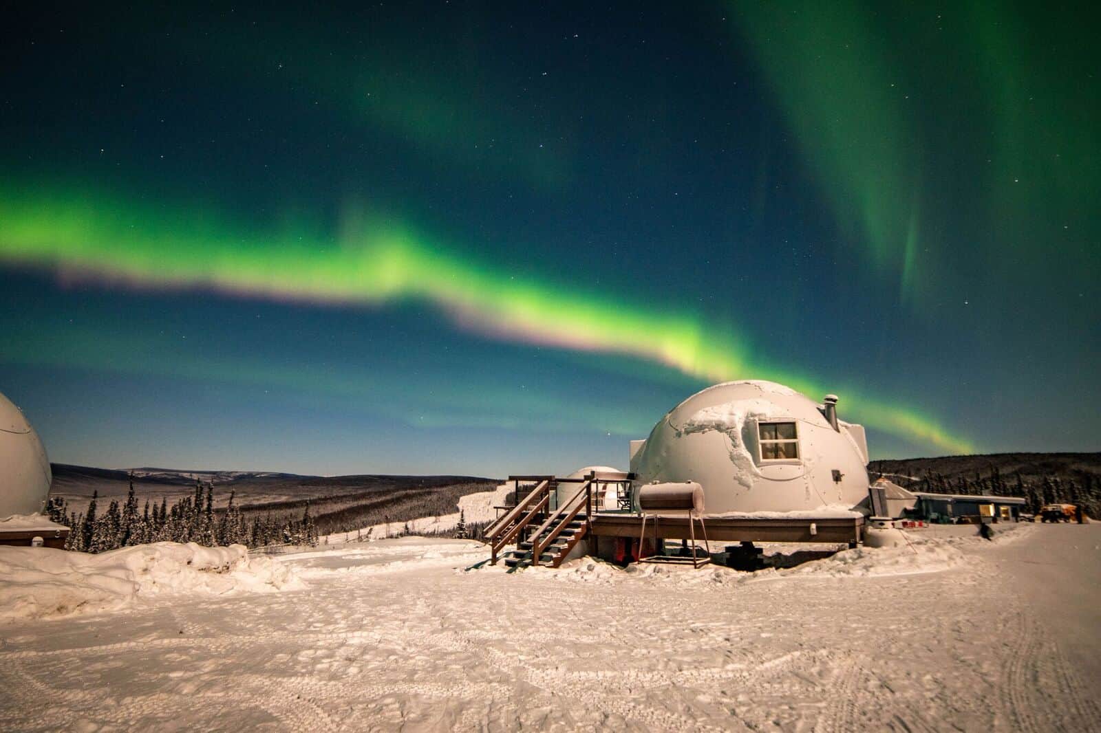Luxury Alaskan Escape: Igloo and Cube Glamping - Modern Campground