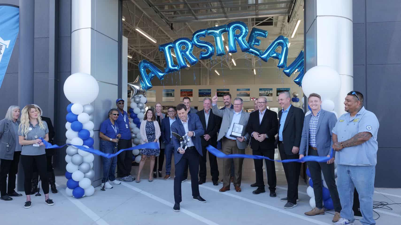 One of the Country’s Largest Airstream Stores Opens in Austin - Modern ...