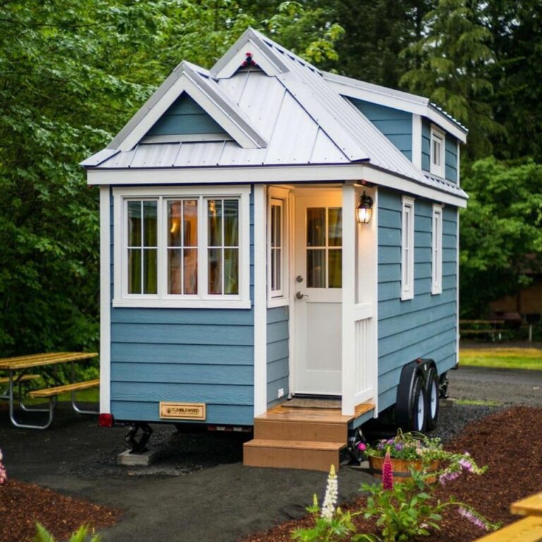 Petite Retreats Debuts Tiny House Container Village Near Wisconsin ...